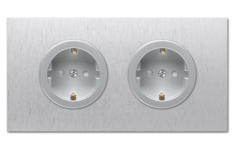 Socket metal in aluminium 2 gang. Square Series | 2-voudig | Zilver ...
